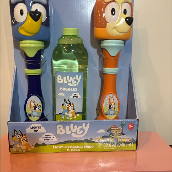 Disney | Toys | Nwt Disney Bluey Lightup Bubble Wand Set Blue And ...